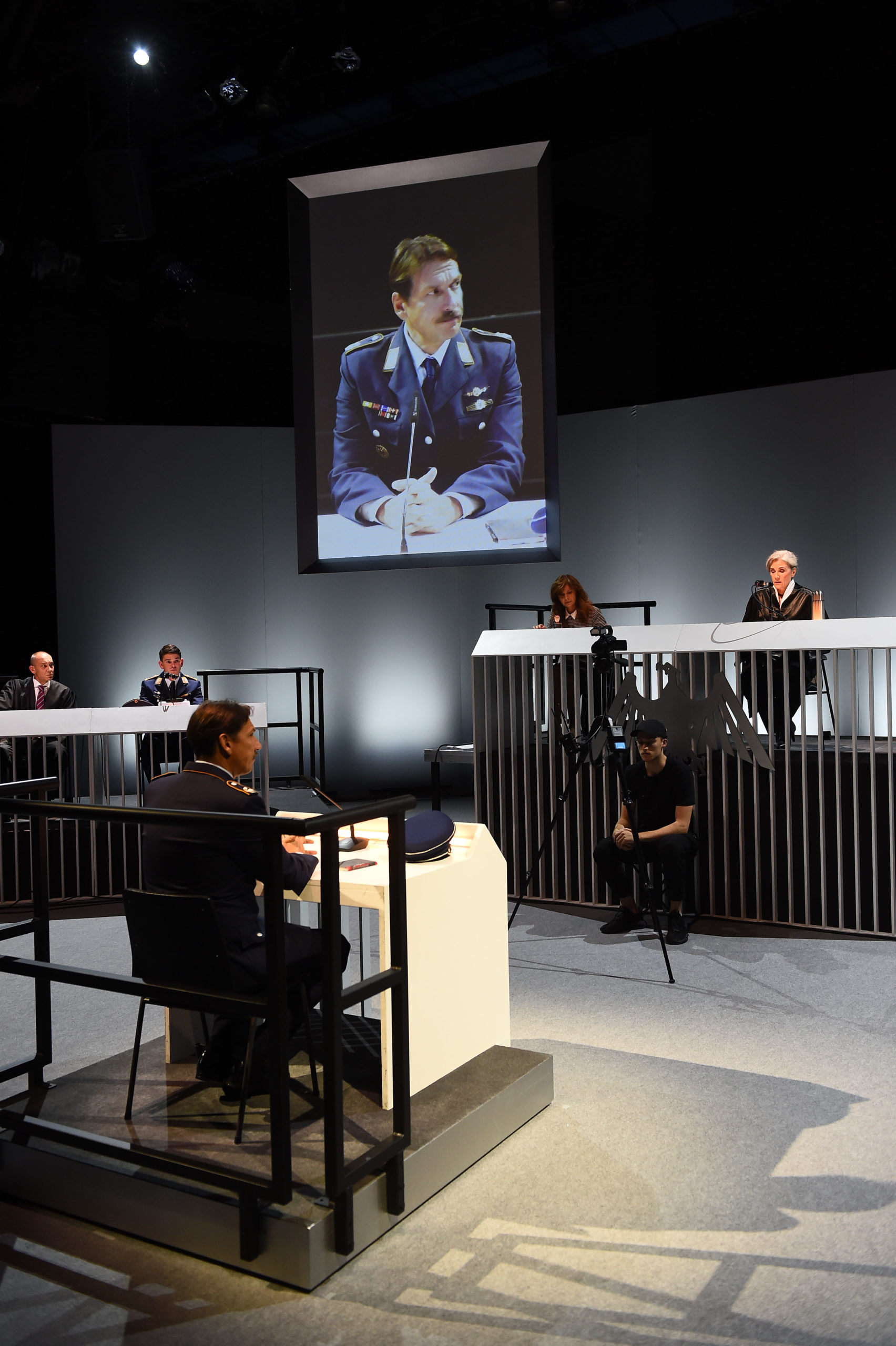 TERROR von Ferdinand von Schirach: Die Grundlage des Urteils | Blog des ...